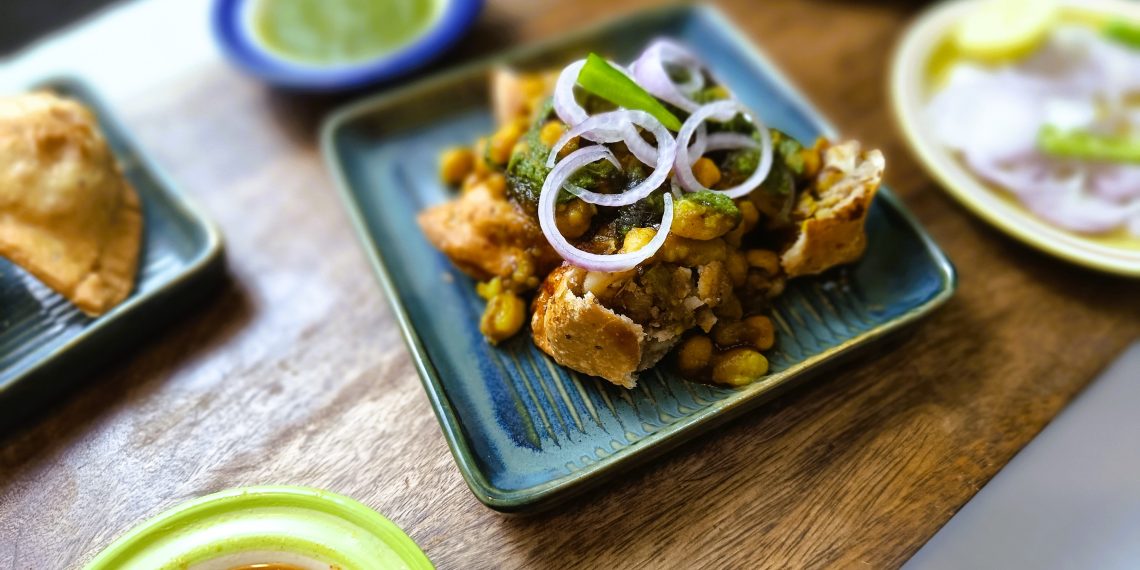 Chole Samosa Chaat Recipe - Pepper Treats